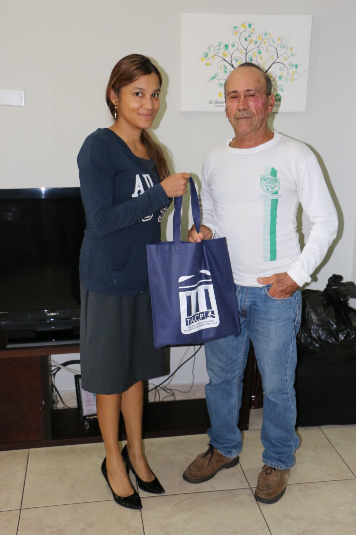 TACP, entrega donación a la Fundación Casita de Mausi – Tribunal ...